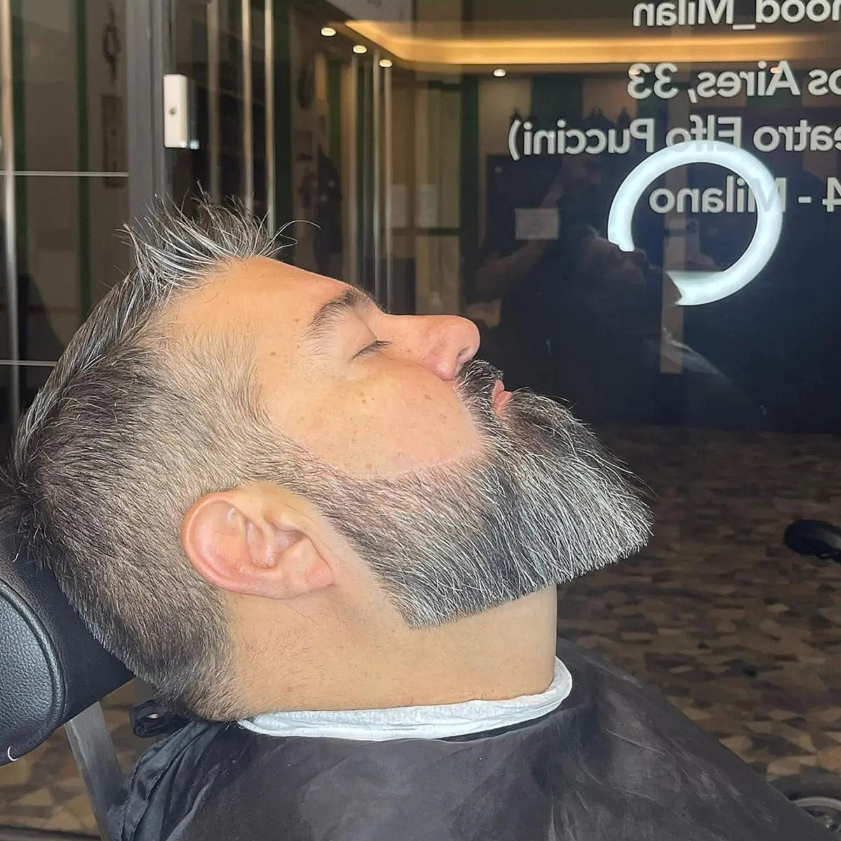 Barber Hood a Milano in Corso Buenos Aires e Piazzale Lagosta